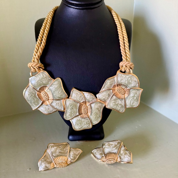 Monet | Jewelry | Vintage Signed Monet Enamel Flowers Necklace Earrings ...